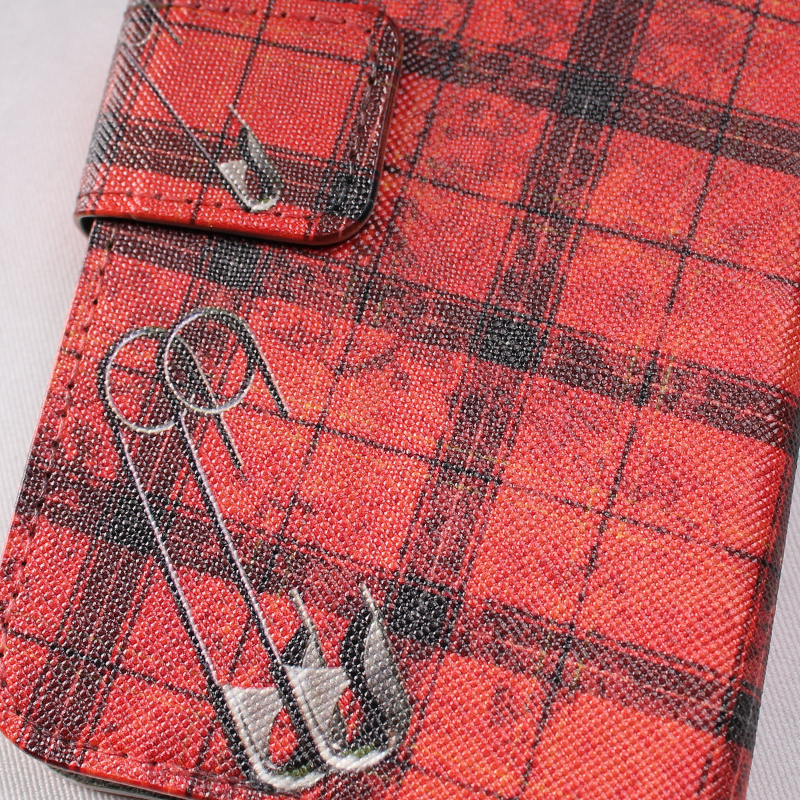 Sex Pistols セックスピストルズ デビュー45周年記念 Tartan Print Song Puレザー手帳型 Iphoneケース 【公式 オフィシャルアイテム】